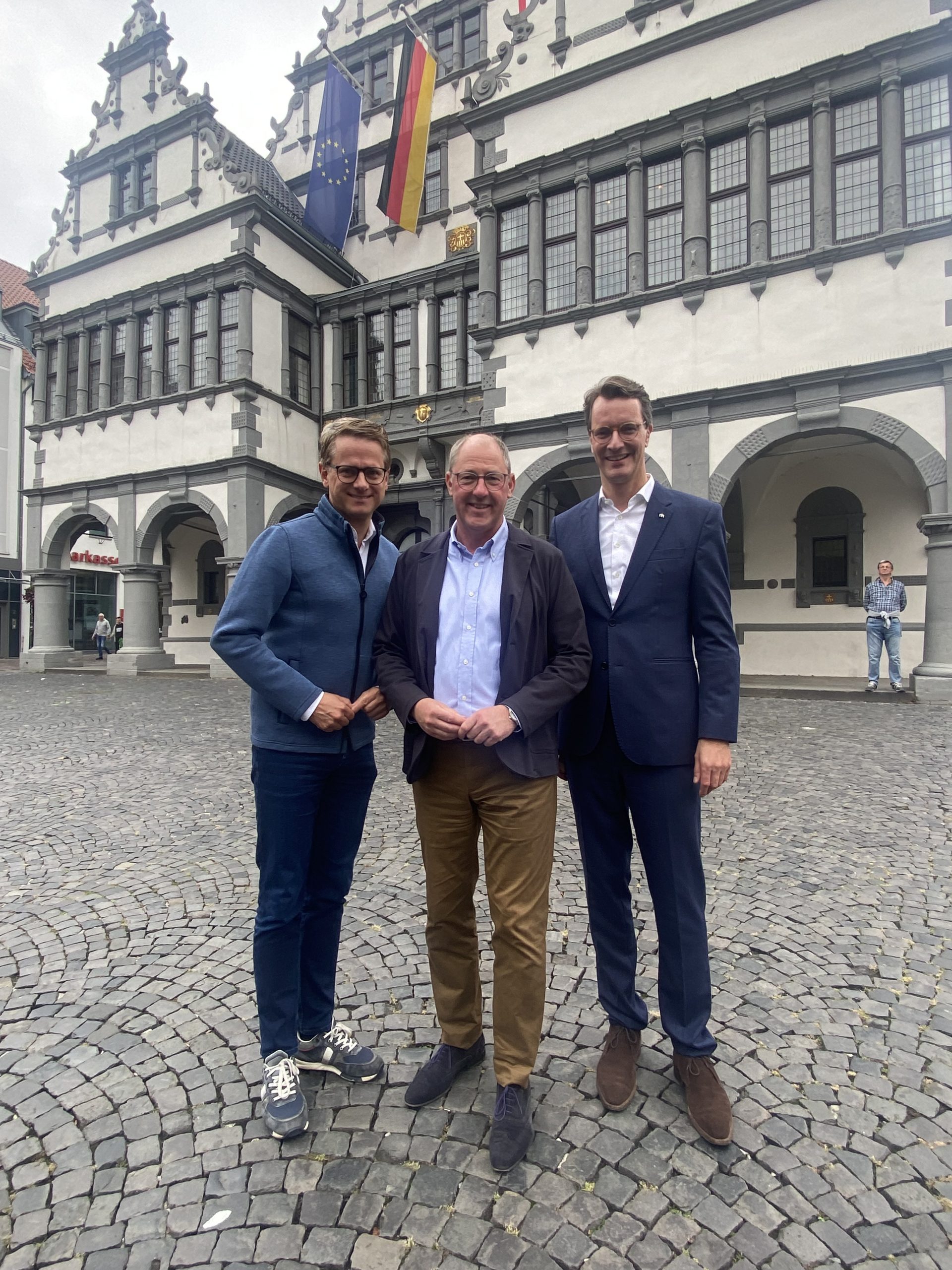 Stefan-Oliver Strate ist neuer Bürgermeister von Paderborn - Carsten ...